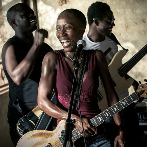 Malian Singer Rokia Traoré to Perform Her Unique Take on Country’s ...